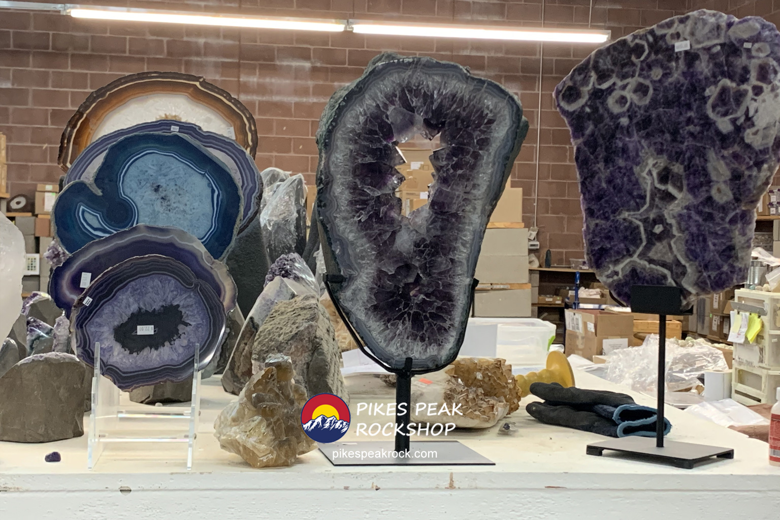 Pikes Peak Rock Shop - Wholesale Mineral Distributor